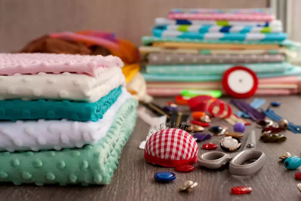 Sewing Needles: How to Choose What's Best for Your Project | GoldStar ...