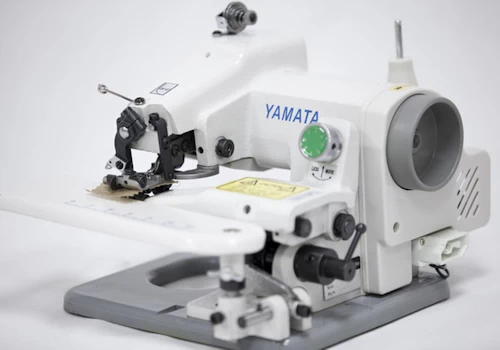 Yamata CM500 Portable Blindstitch Hemmer Industrial Sewing Machine